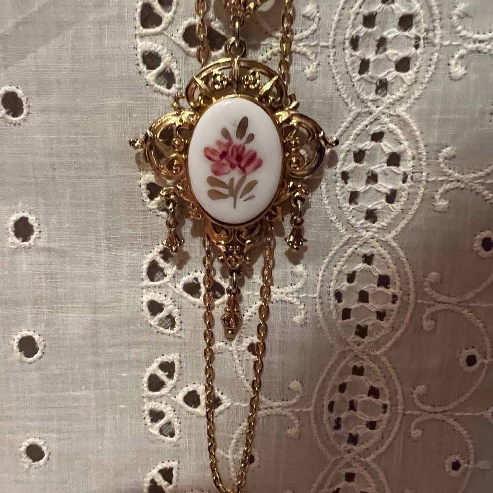 Vintage Arthur Pepper Art Gold Floral Pendant Necklace - Gem